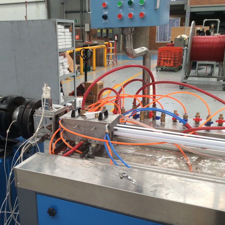 Linea di estrusione per canaline di cavi - SJYF-180, SJYF-240 - Jiangsu ...