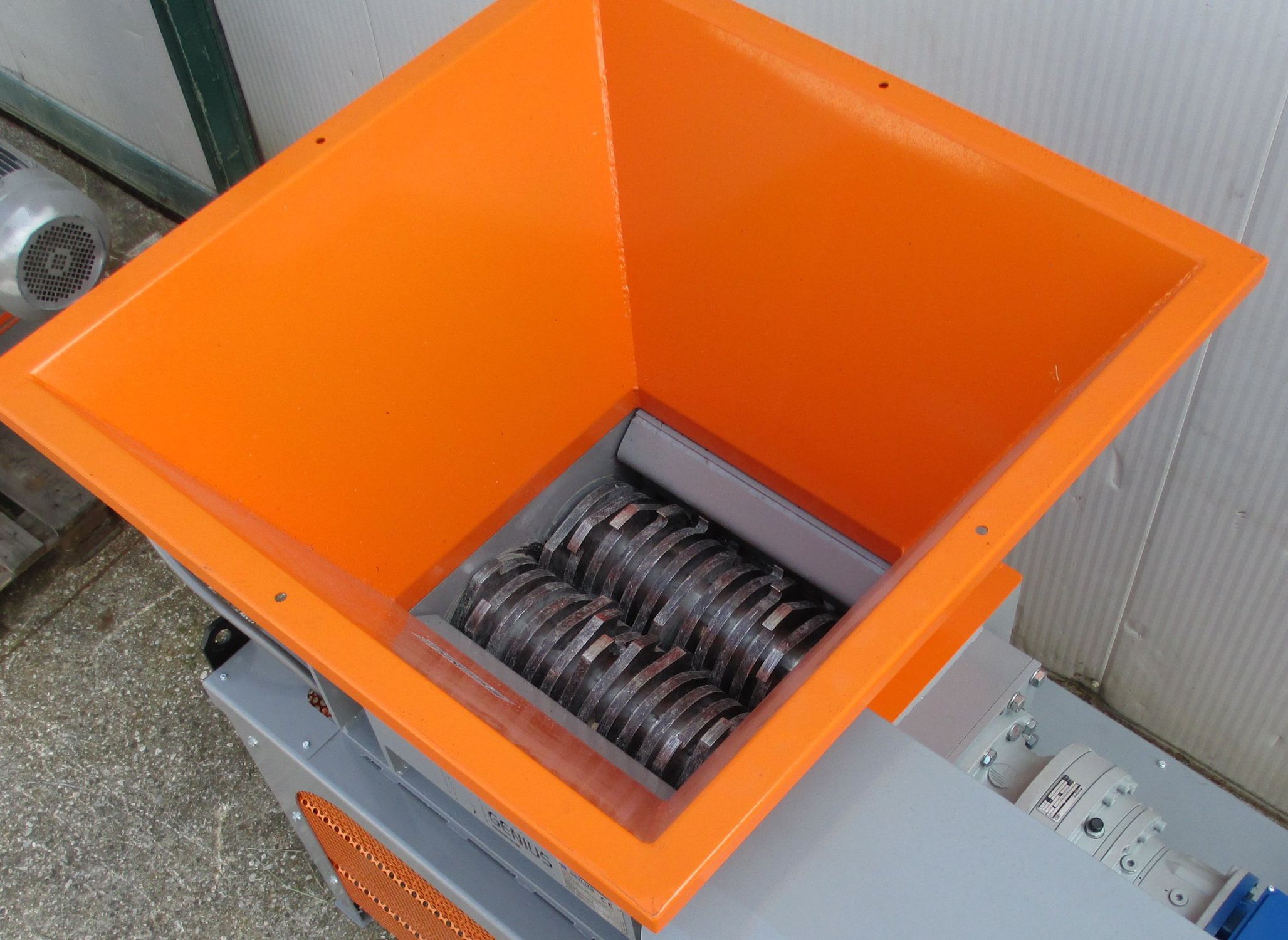 Trituratore di pneumatici - TR2A200 series - Camec srl Unipersonale ...