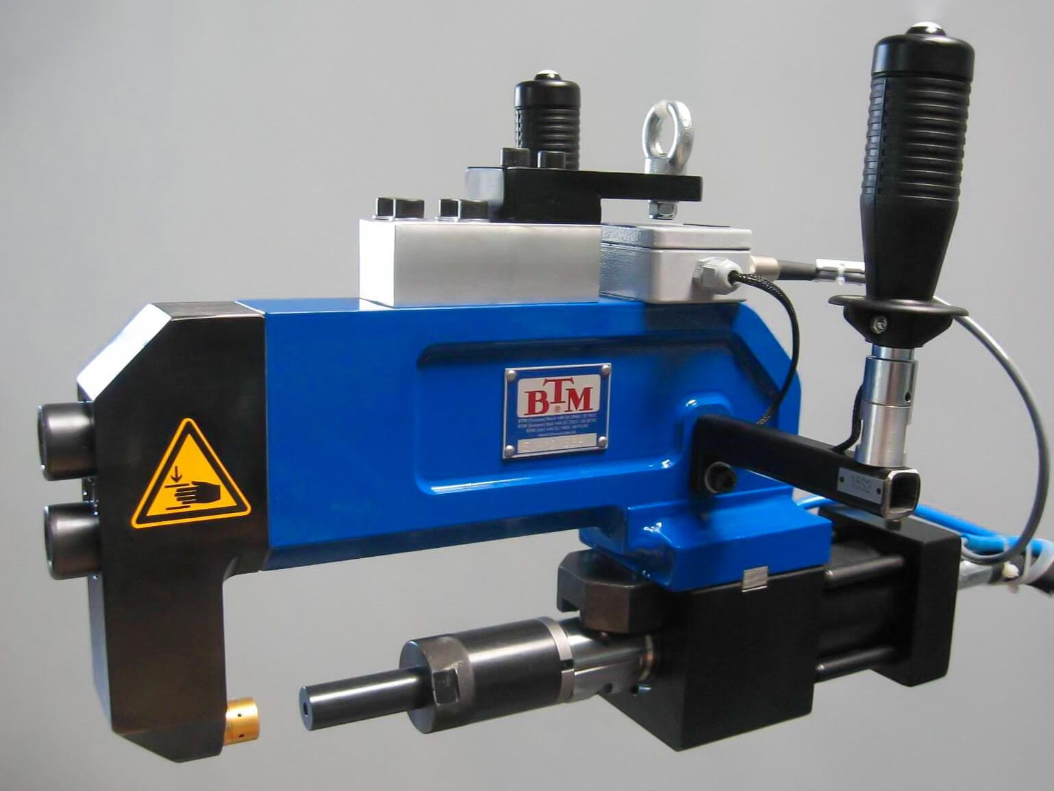 Attrezzo manuale di clinciatura pneumatico - BTM Europe Blechverb. GmbH