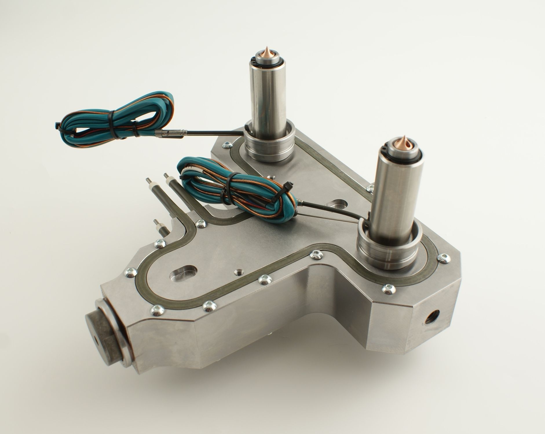 Distributore a canale caldo orizzontale - E.M.P. srl