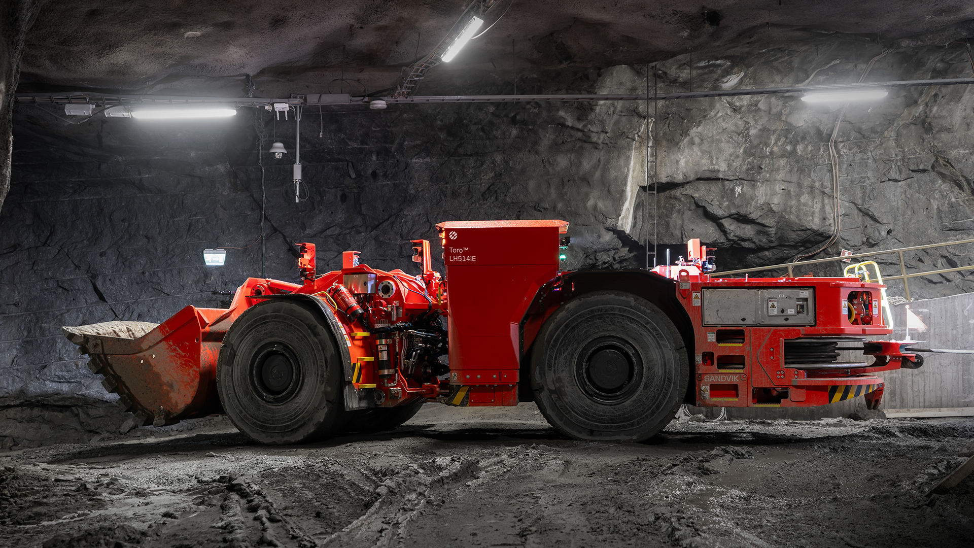 Pala gommata - Toro® LH514iE - Sandvik Mining and Rock Technology ...