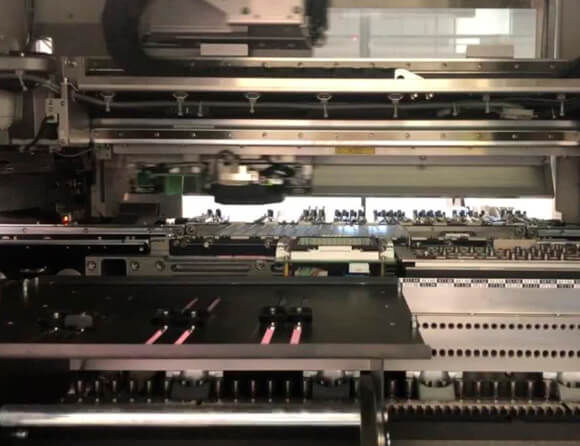 Assemblaggio SMT - TRANCIL TRANSFORMADORES