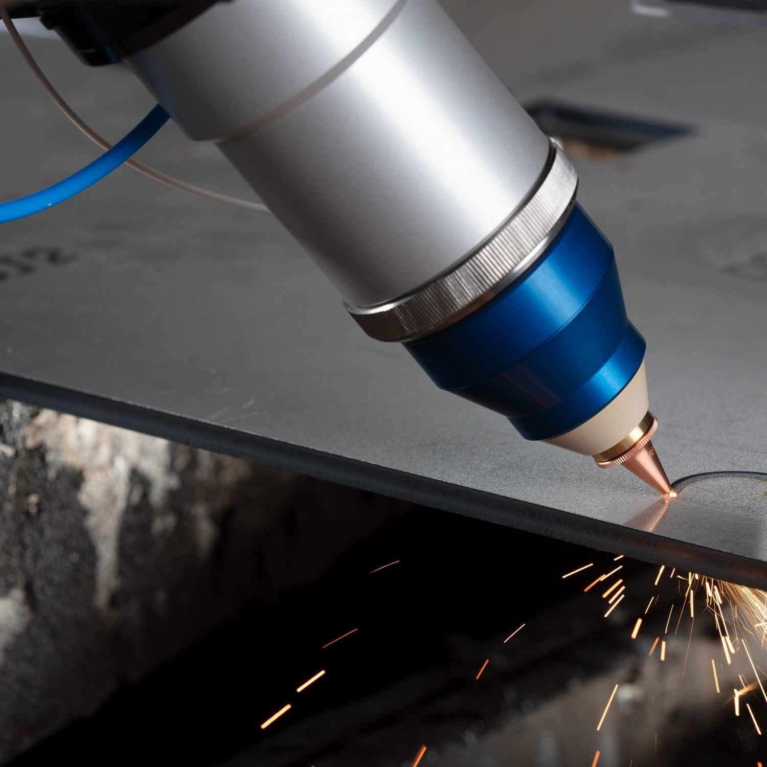 Sistema di taglio laser a fibra - MESSER CUTTING SYSTEMS - laser CO2 ...