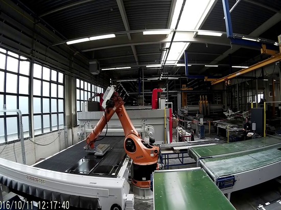 Breton Smart-Cut Duo con robot antropomorfo - Via Giuseppe Garibaldi ...